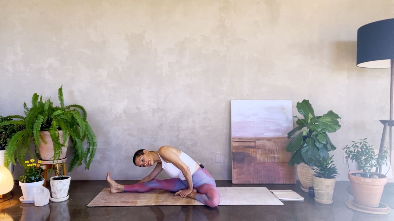 Elena Brower - Take Classes with Elena Brower | Glo