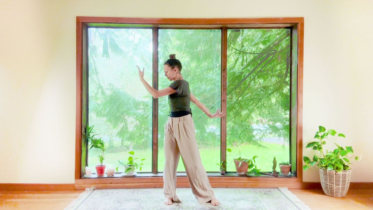 Stephanie Nosco - Take Classes with Stephanie Nosco | Glo